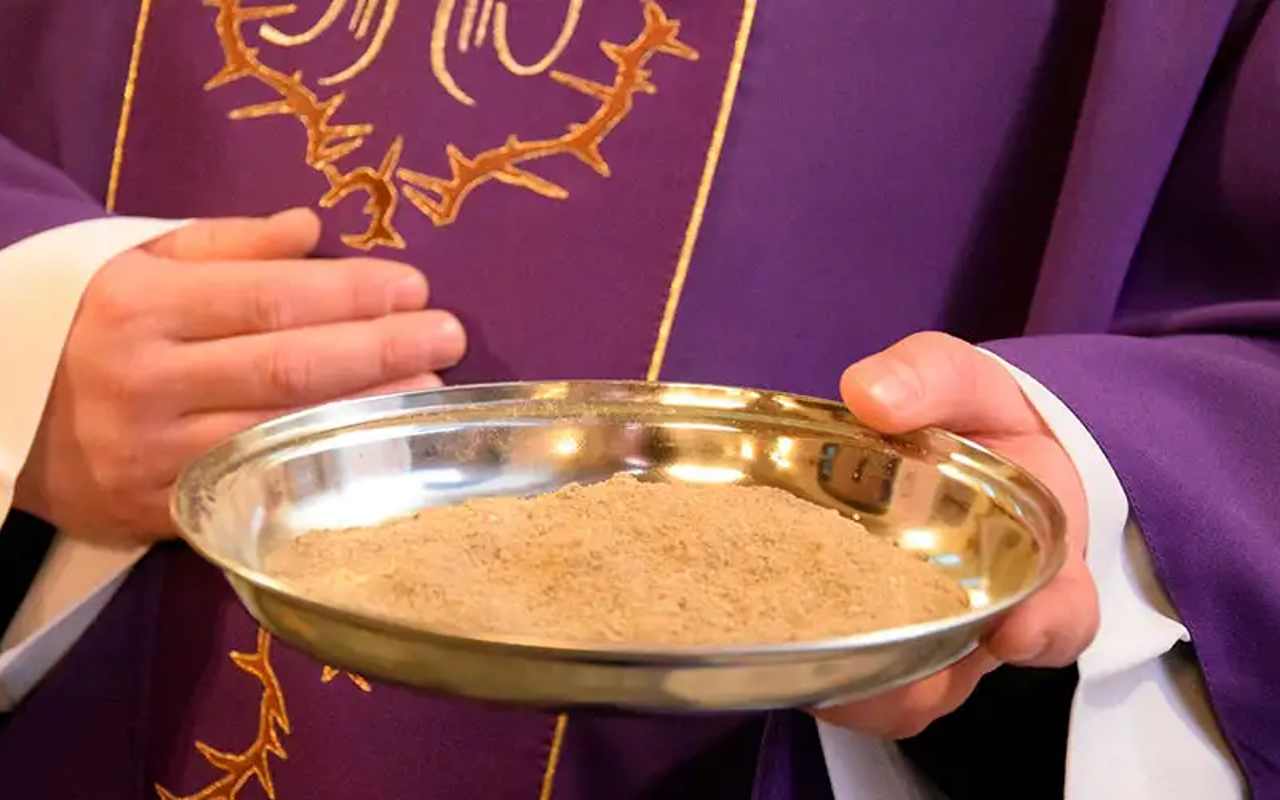 Miércoles de Ceniza ¿De dónde salen las cenizas?