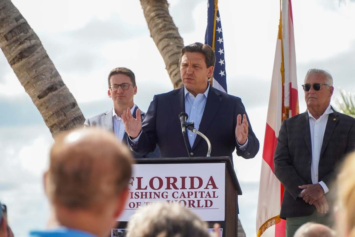 Ley anti migrante de Florida se vuelve oficial; DeSantis firma la SB1718