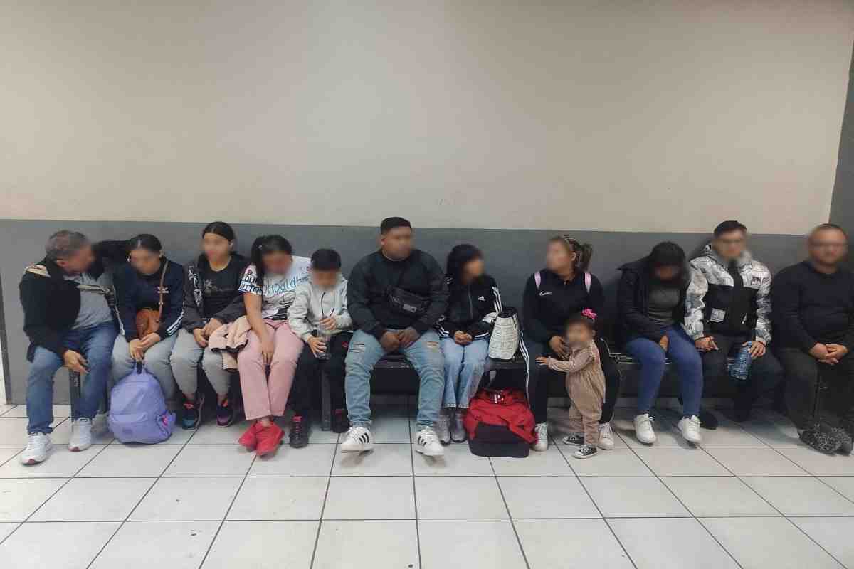 Grupo de 17 migrantes fueron rescatados de "polleros" que intentaban ...