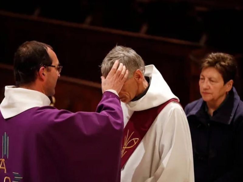 Conoce la oración para miércoles de ceniza que debes rezar