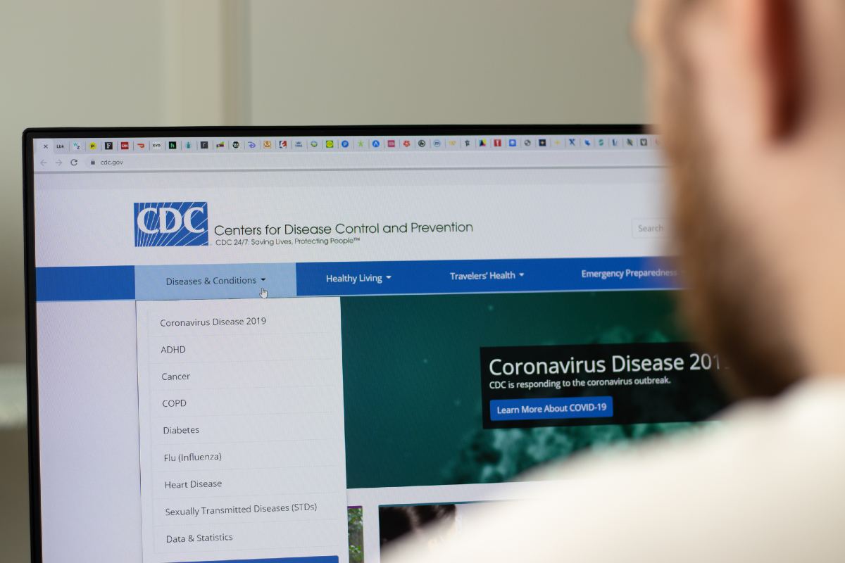 Nuevas recomendaciones del CDC sobre el aislamiento por COVID-19 ...