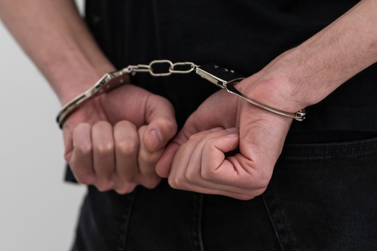 ¿Qué es una felonía? Definición y ejemplos del término