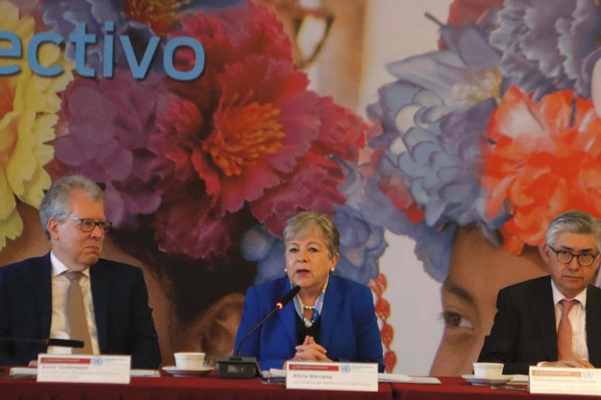 Presenta SRE en libro su Modelo Mexicano de Movilidad Humana
