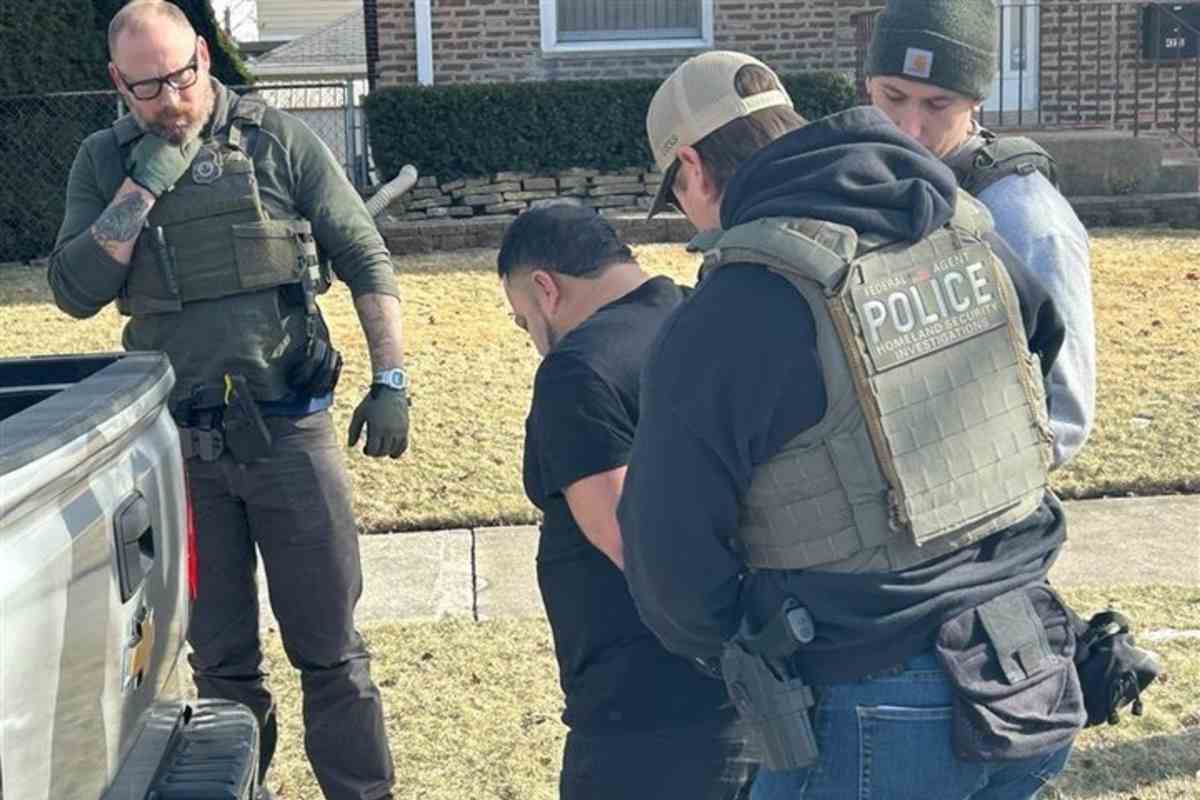 ¿Cómo puedo ayudar durante las redadas de inmigración?