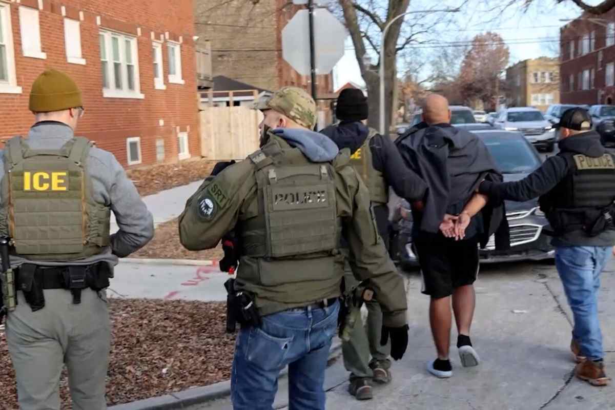 ¿Qué NO puede hacer ICE en las redadas de inmigración?